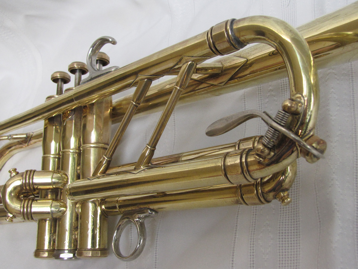 Buescher Loyalist - Contact